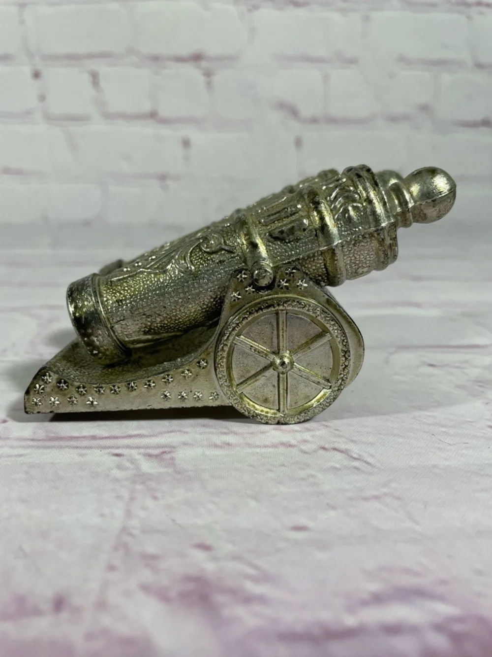 Vintage | Kitchen | Vintage Double Cannon Silver Tone Plastic Salt And ...